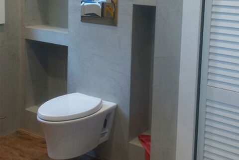 How to remove wall tiles without breaking them?